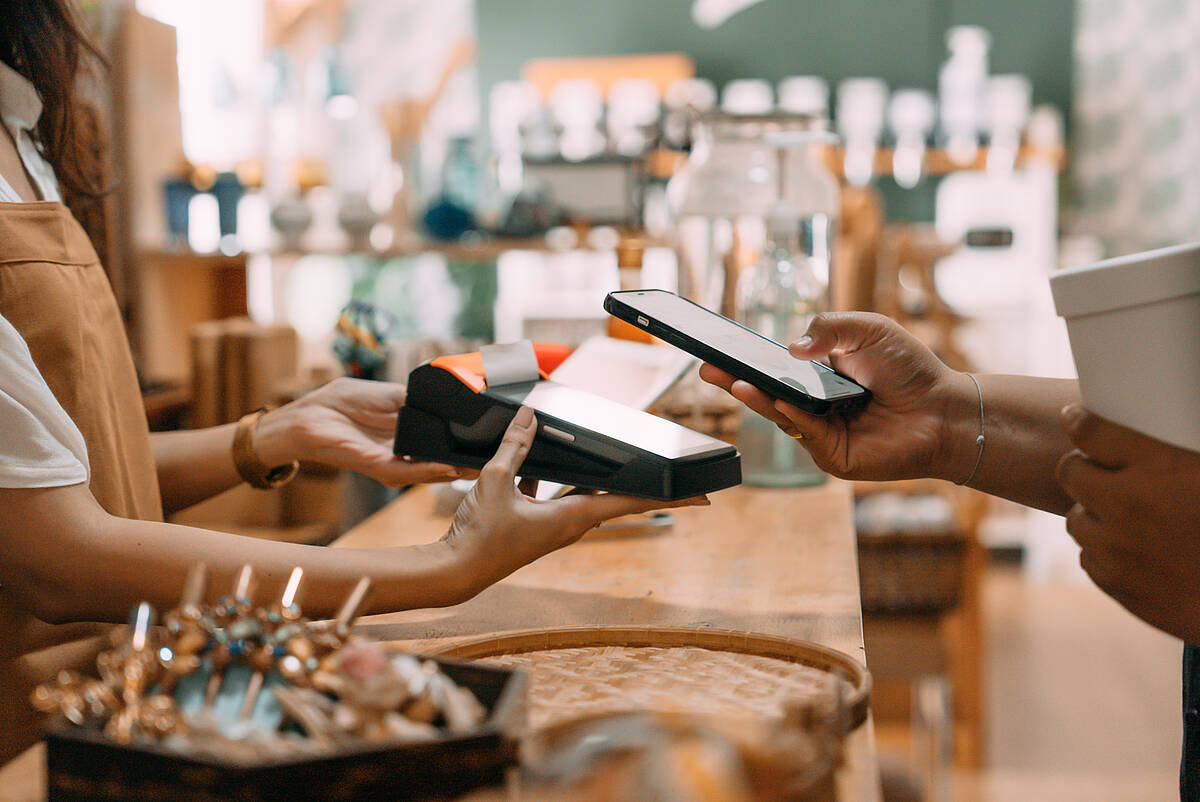 Visa-Studie: Digitales Bezahlen nimmt rasant zu - Profil Magazin